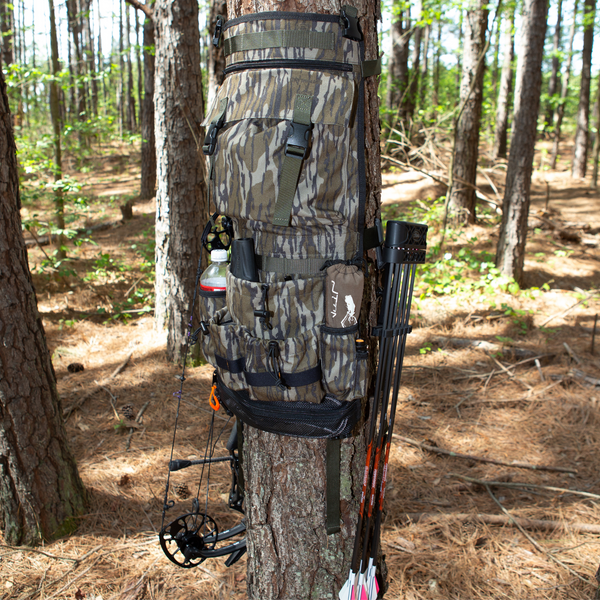 Tree Hugger in Bottomland – Twisted Iron Hunting